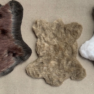 Dollhouse Miniature Faux Bear Skin Rug, Mini Fur Rug, Miniature Decor ...