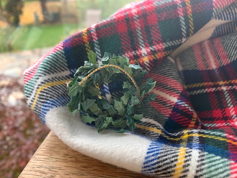 Dollhouse Miniature Holly Wreath, Variegated Holly, Christmas Wreath, 1 ...