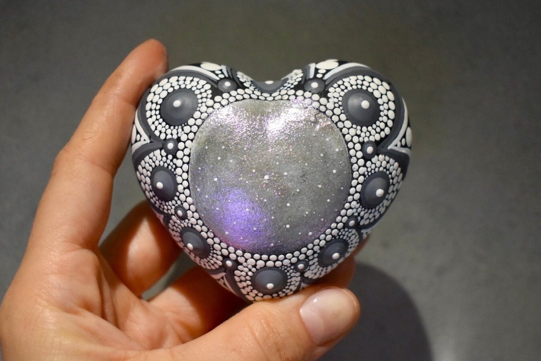 Maan - Heart Mandala, Rock Painting, Mandala Stone, Dot Mandala , Dot ...