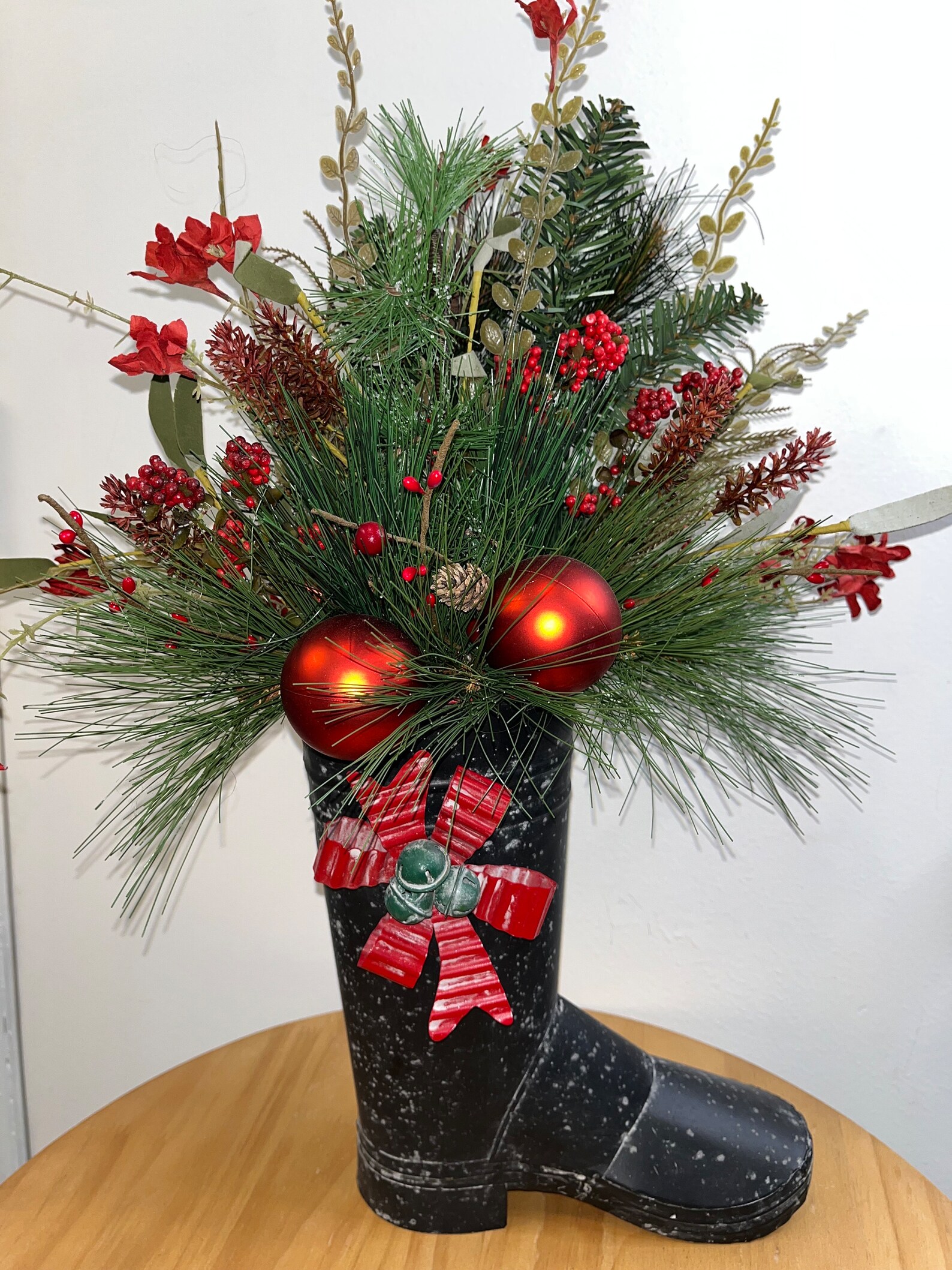 Santa Boot Arrangement, Chrstmas Centerpiece Decor, Christmas ...