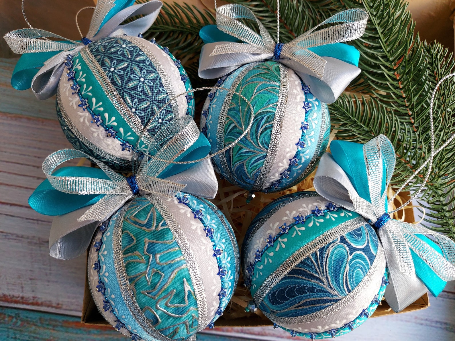 Christmas Baubles Set 4 Pcs Patchwork Ball Christmas Tree Toy Merry ...