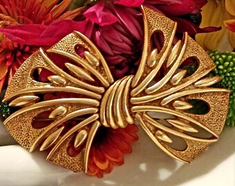 Monet Bow Brooch - Etsy