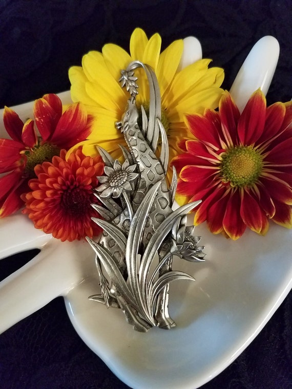 Vintage jj pewter brooch - Gem