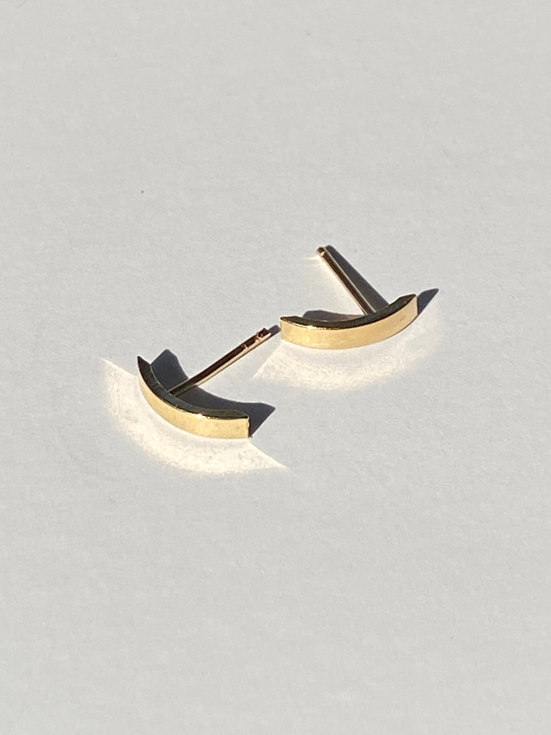 14kt Solid Gold Curved Bar Stud Earrings: Geometric Gold Studs - Etsy