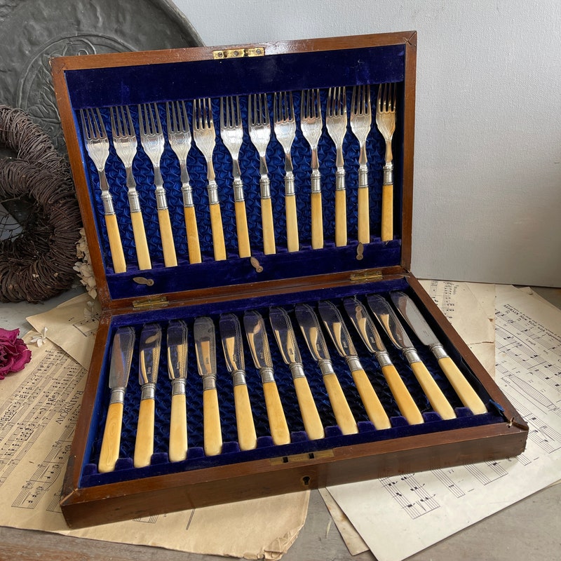 24 Piece Cutlery Set in Box - Etsy