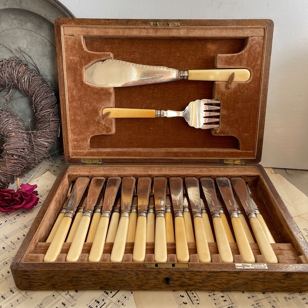Vintage Fish Cutlery. Silver Plated Flatware in Oak Case. Walker and ...