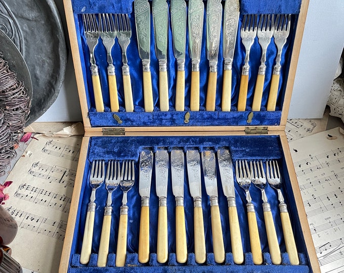 Stunning Antique Fish Cutlery. Silver Plated Set of 12 Flatware in Oak ...