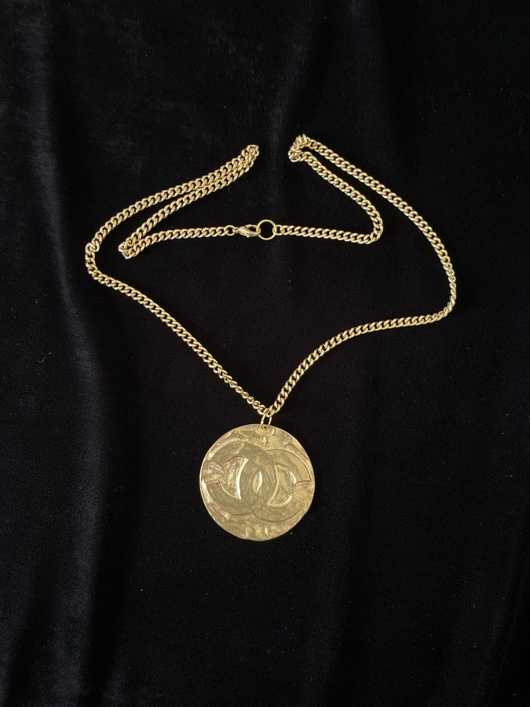 Necklace Big Medallion Chanel Vintage Year 1995 - Etsy