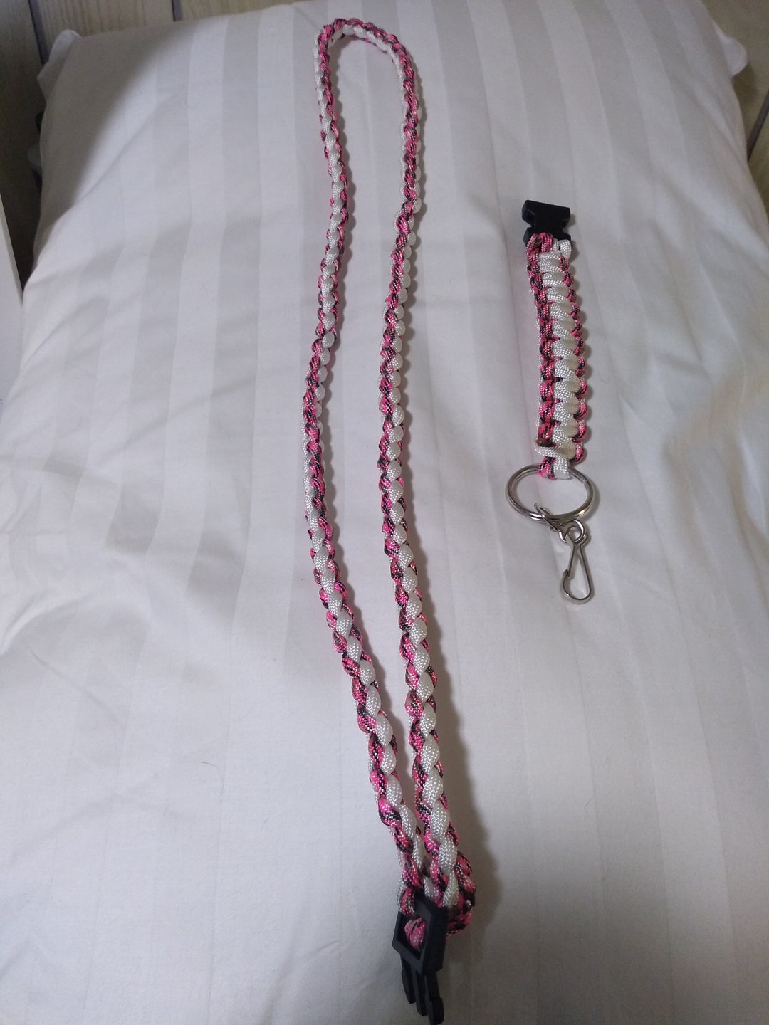 Paracord Lanyard With Breakaway Clasp - Etsy