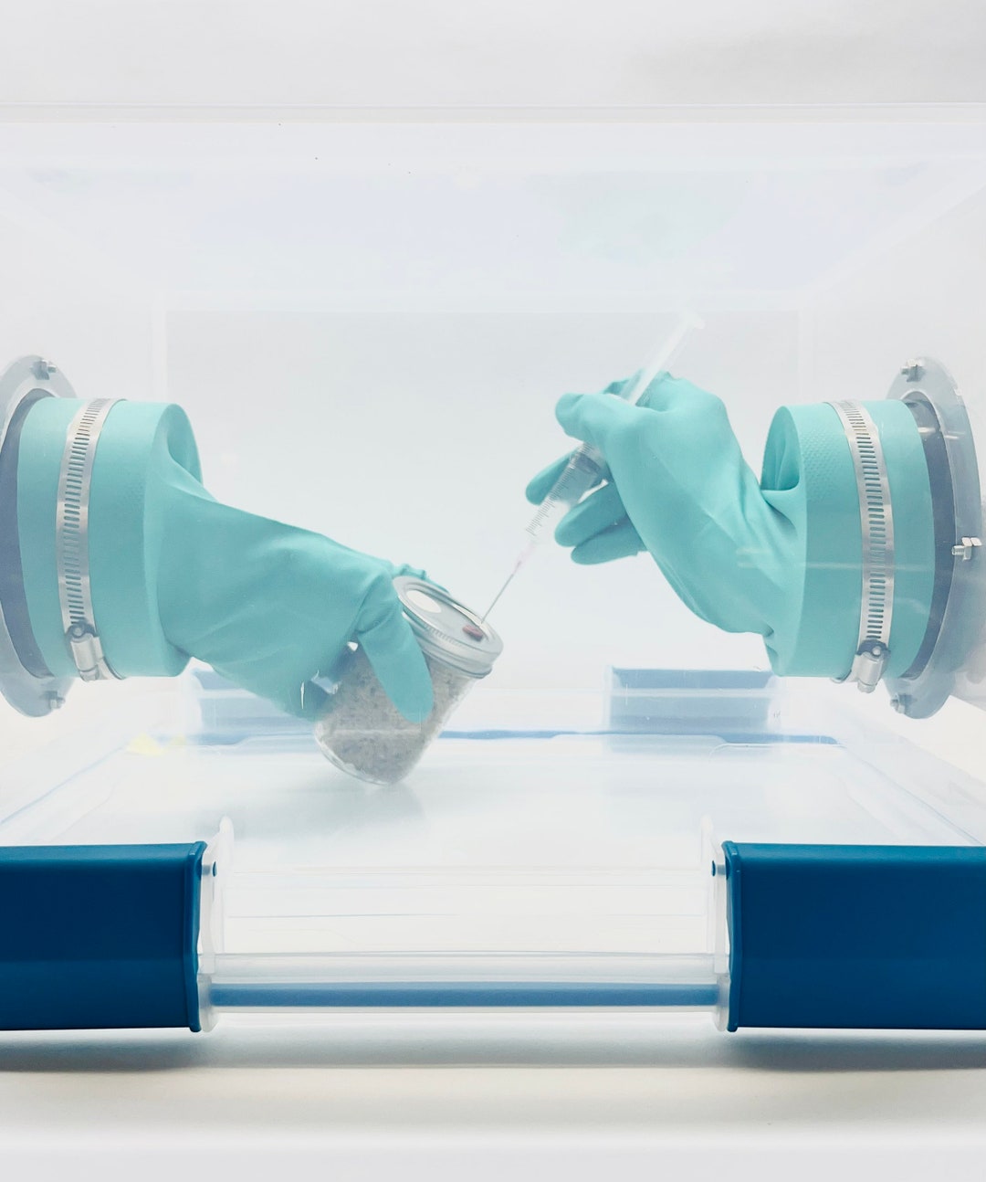 Side Entry Glovebox Sterile Workspace 32 Qt. gloves and Clamps Included ...