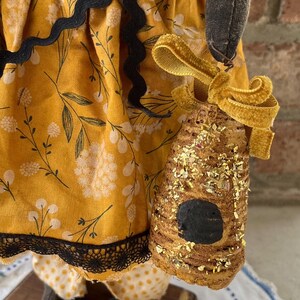 Little Miss Prim Bee Primitive Folk Art Spring Decoration Hand Made ...