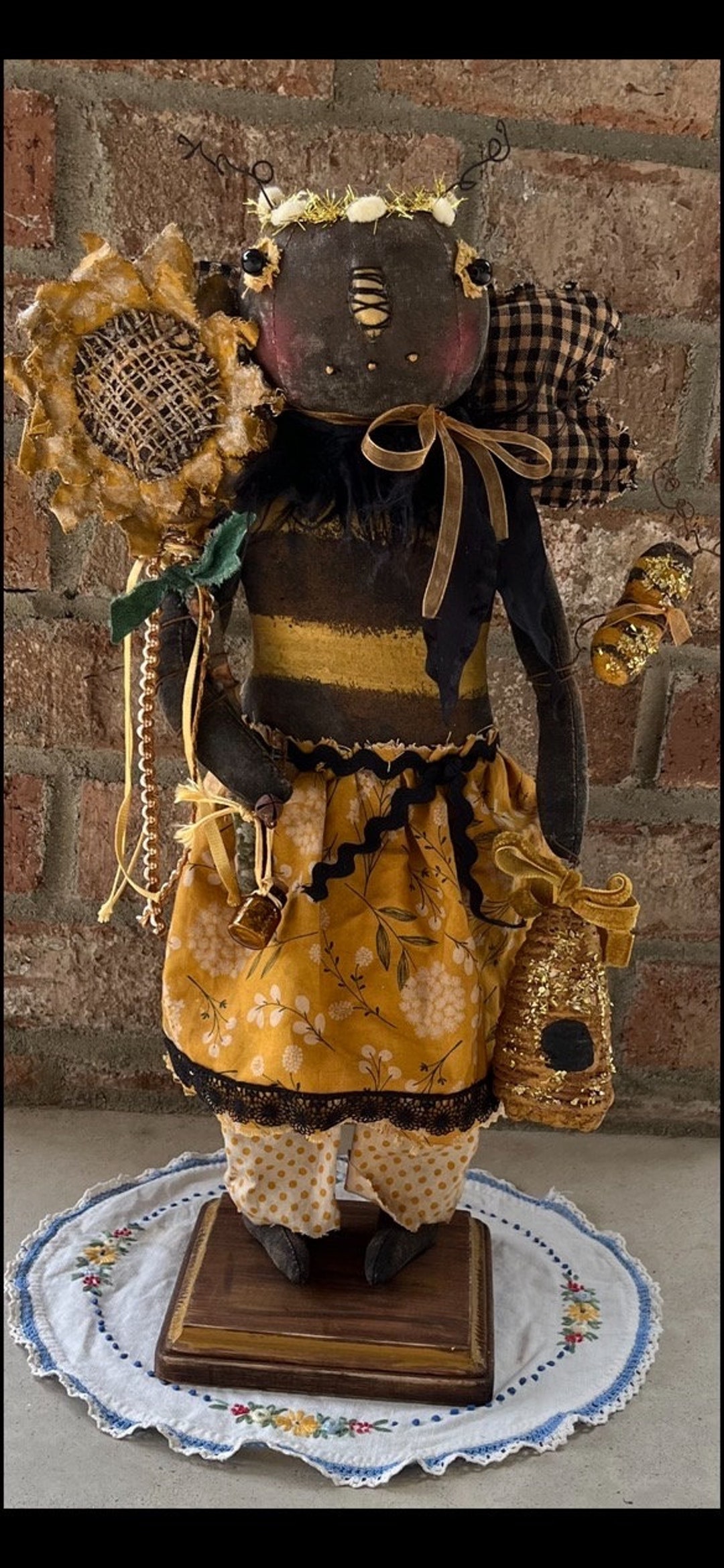 Little Miss Prim Bee Primitive Folk Art Spring Decoration Hand Made ...