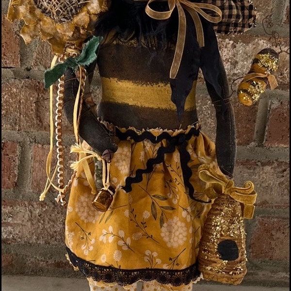 Primitive Bee - Etsy