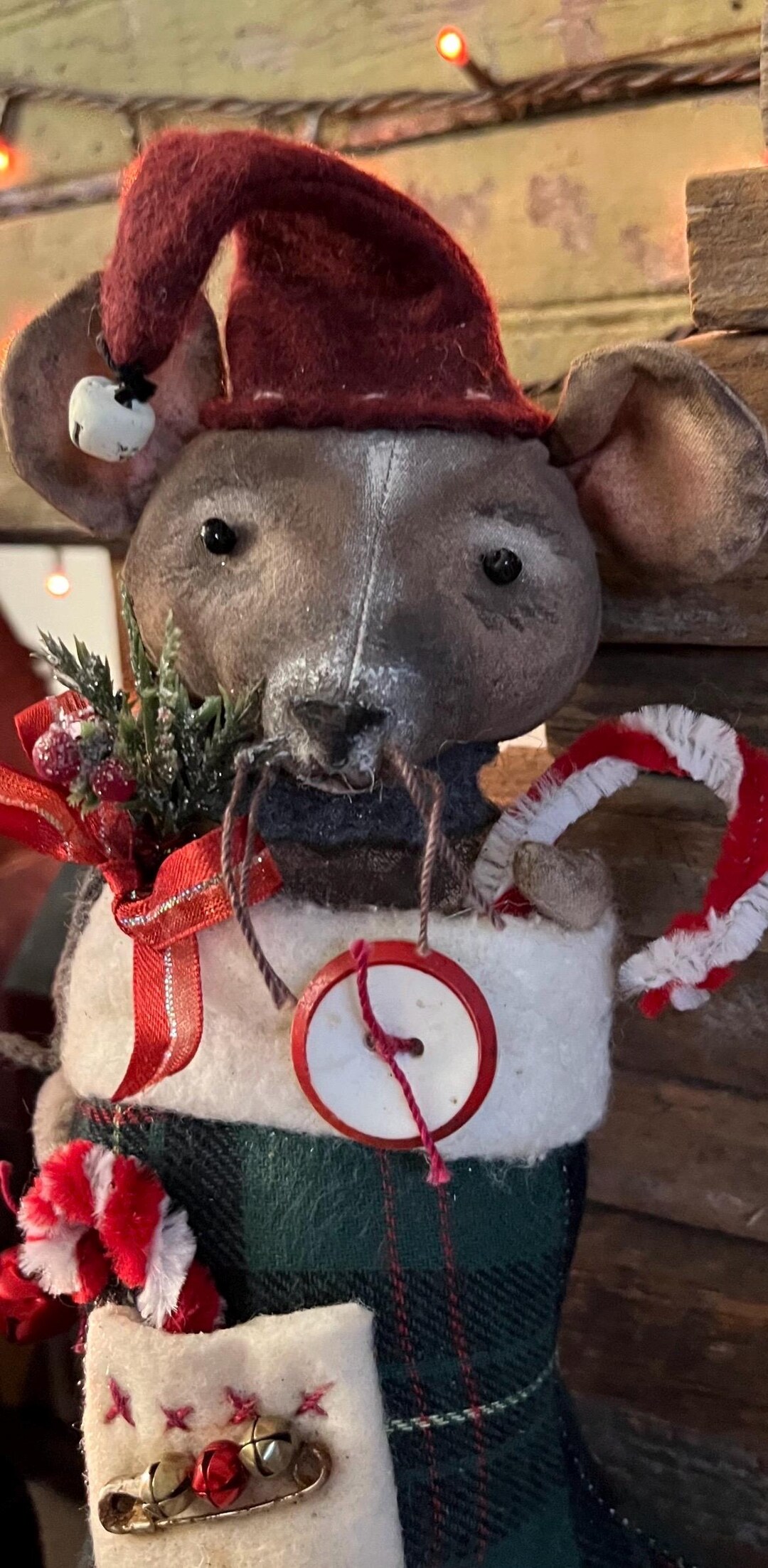 Mouse in Mitten Hanger Primitive Folk Art Rustic Christmas Decoration ...