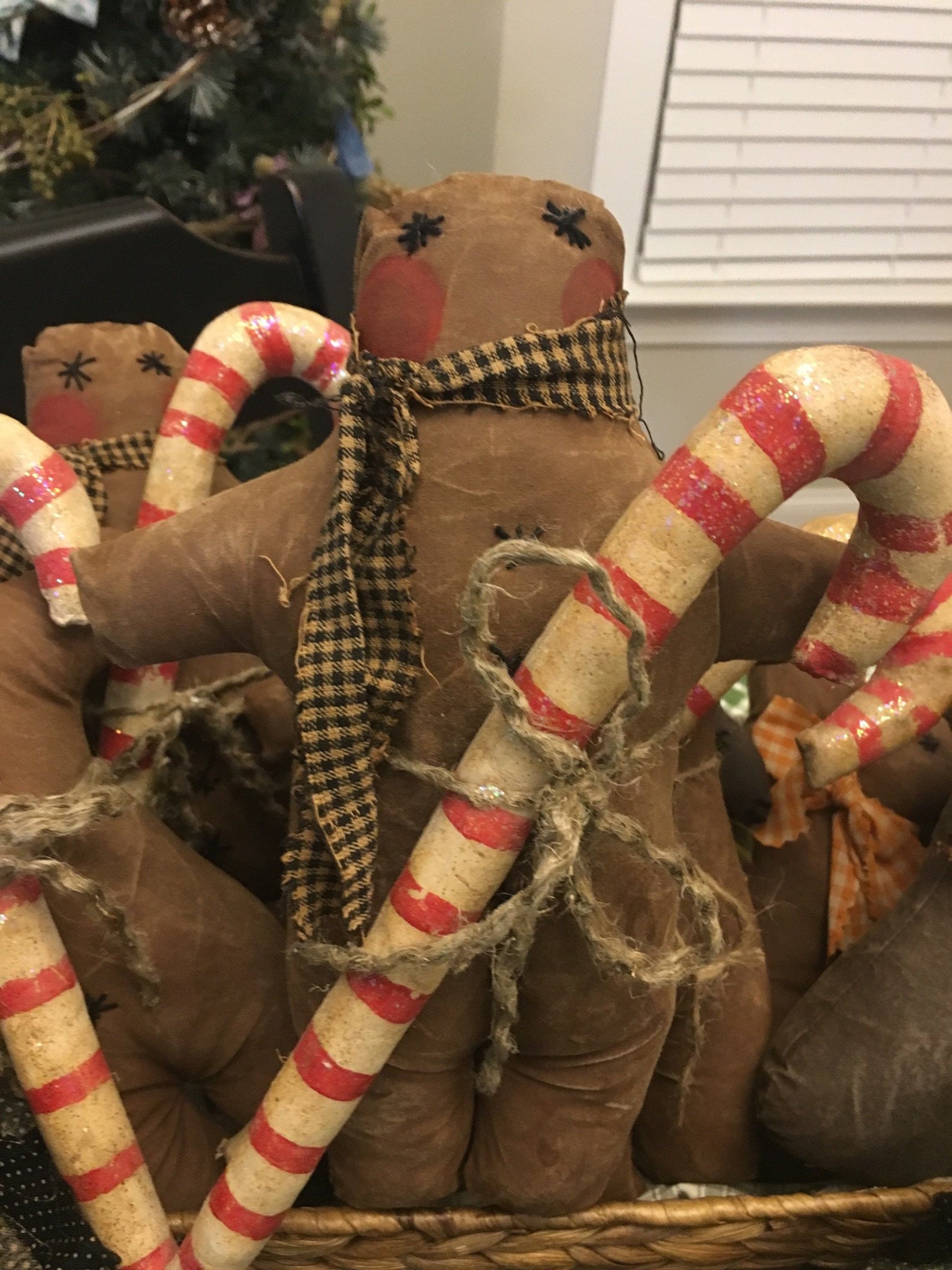 Gingerbread Man With Candy Cane Primitive Folk Art Christmas Decoration ...