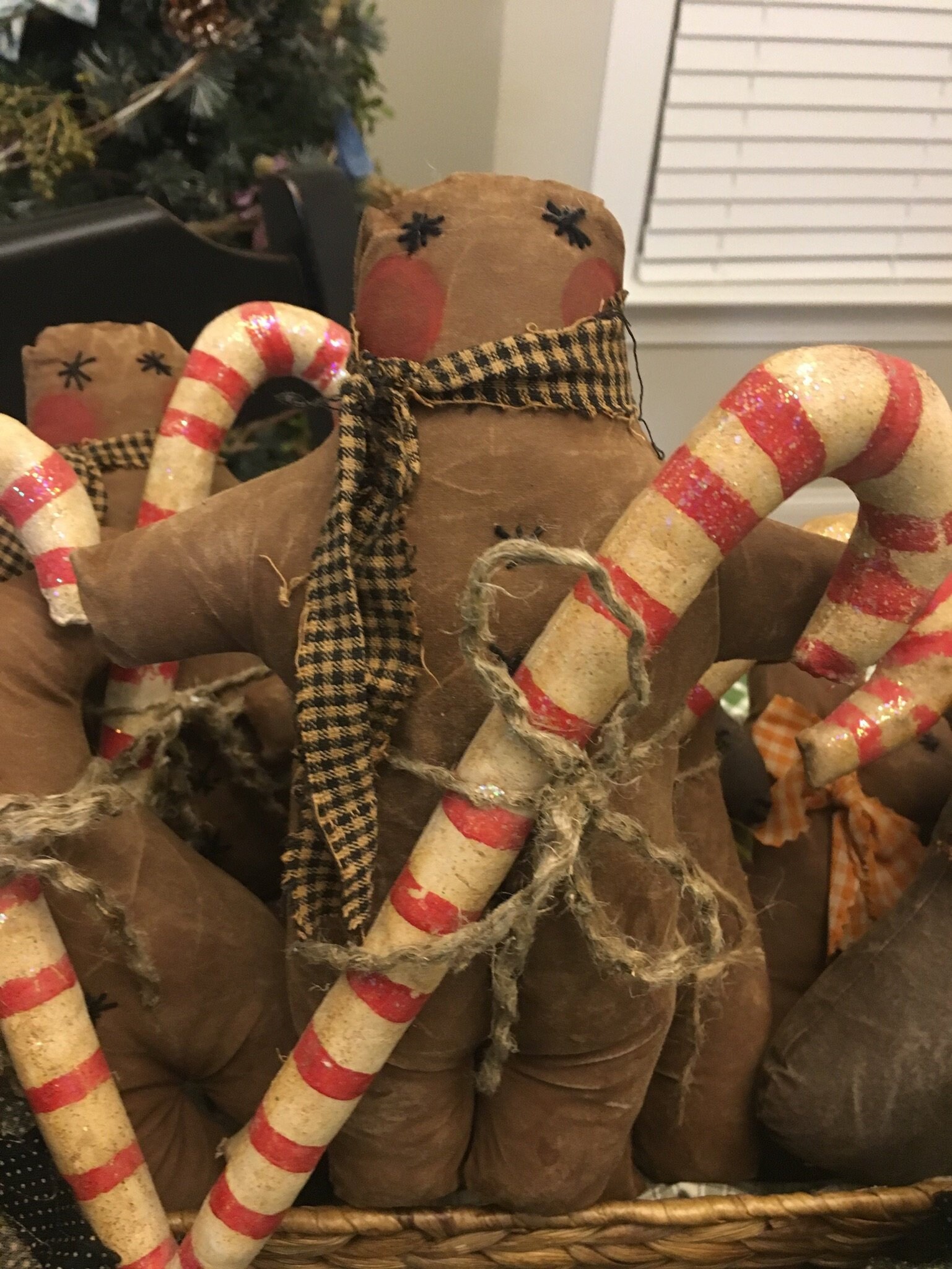 Gingerbread Man With Candy Cane Primitive Folk Art Christmas Decoration ...