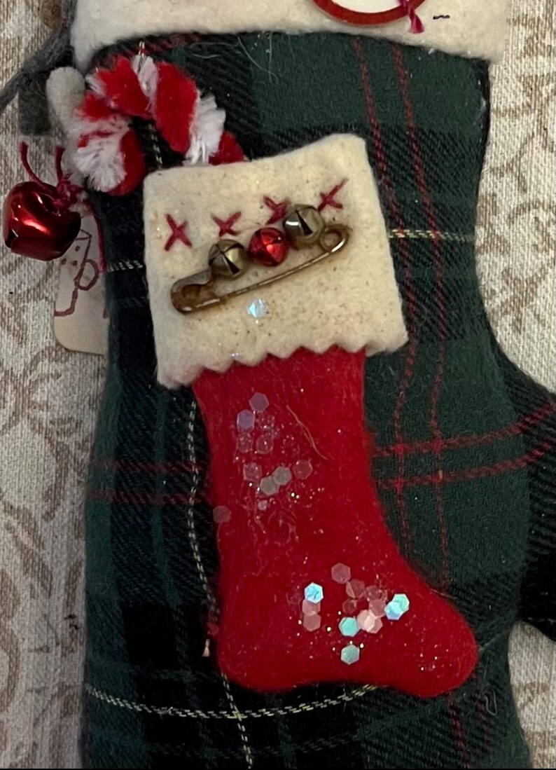 Mouse in Mitten Hanger Primitive Folk Art Rustic Christmas Decoration ...