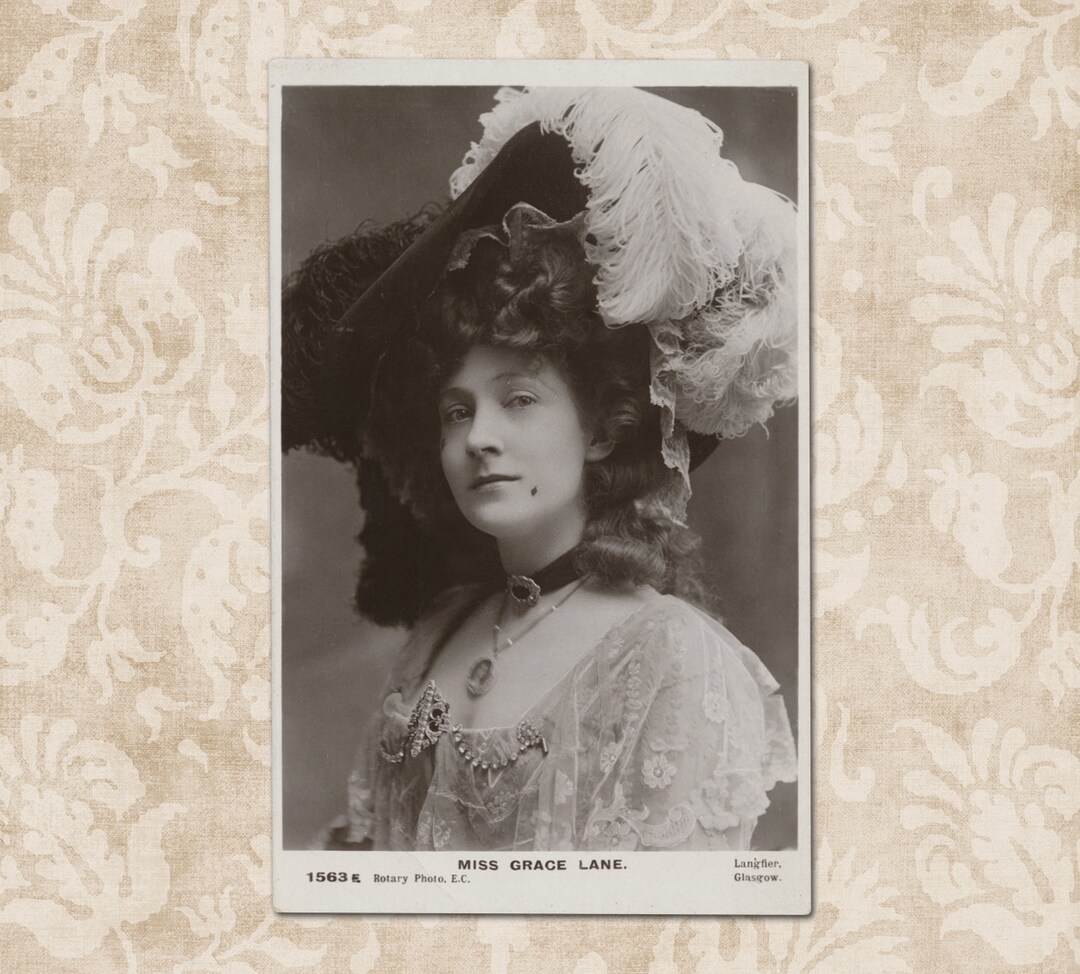 Actress Grace Lane in a Stunning Outfit and With a 'tache De Beauté ...