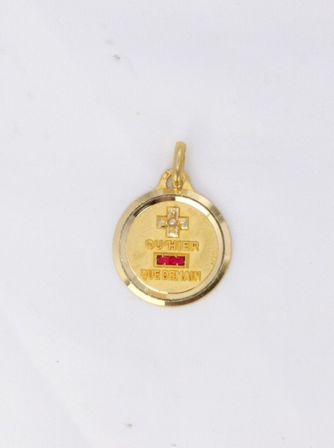 Augis Love Medal the Essential in Gold, More Than Yesterday, Less Than ...