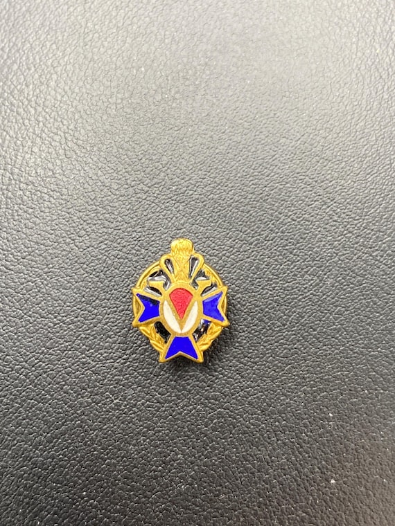 Antique Gold Filled Victory Pin - Gem