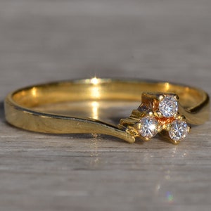 Ladies Vintage 18K Gold Three Stone Diamond Ring - Etsy