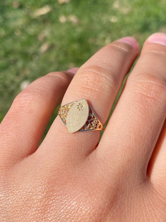 Diamond Filigree Signet Ring in Yellow Gold - Gem