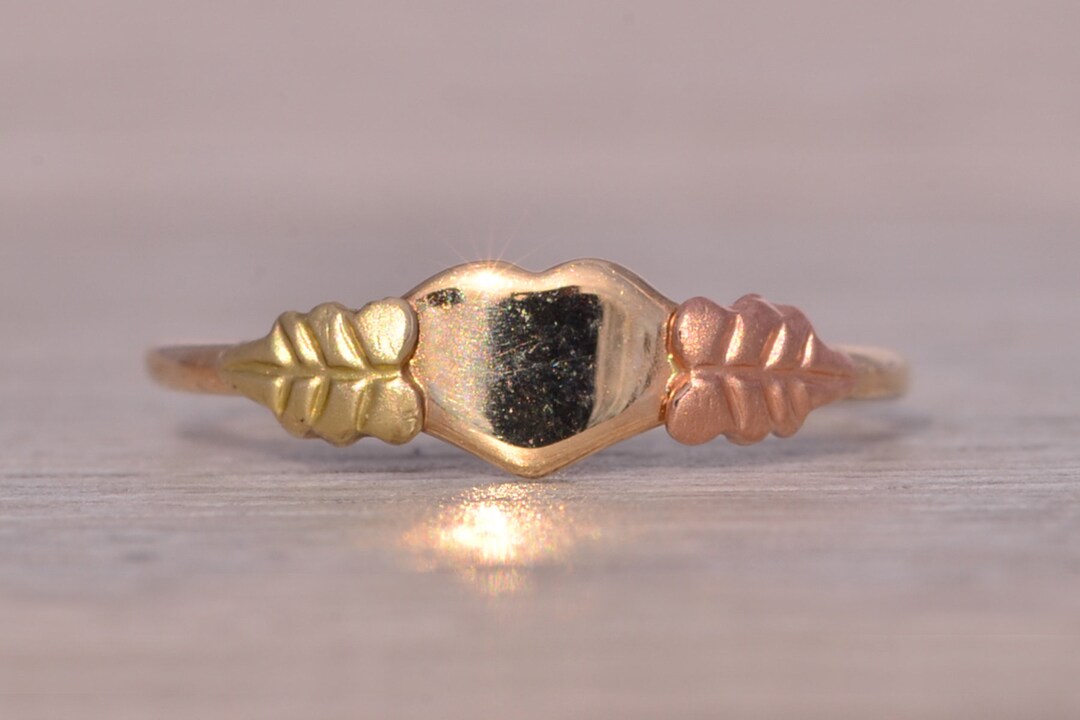 Tri Color Heart Signet Ring - Etsy