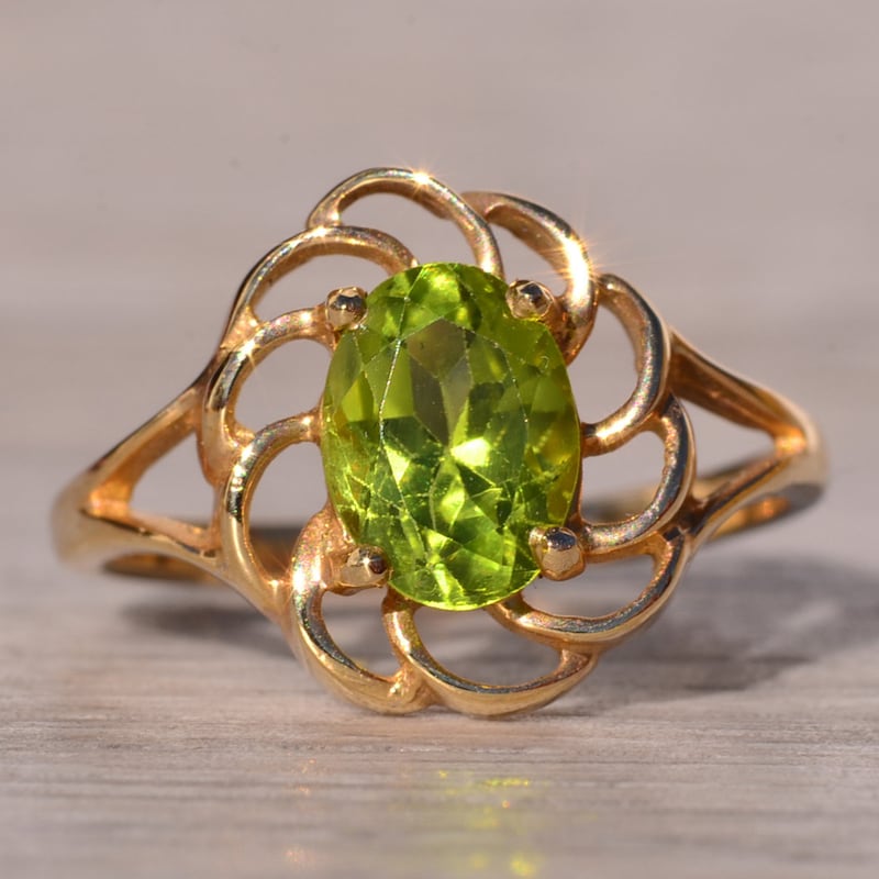 Oval Peridot Ring - Etsy