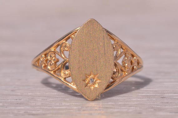Diamond Filigree Signet Ring in Yellow Gold - Gem
