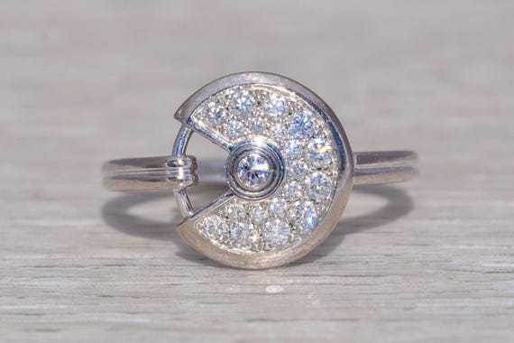 Cartier Amulette Ring in 18 Karat White Gold - Gem