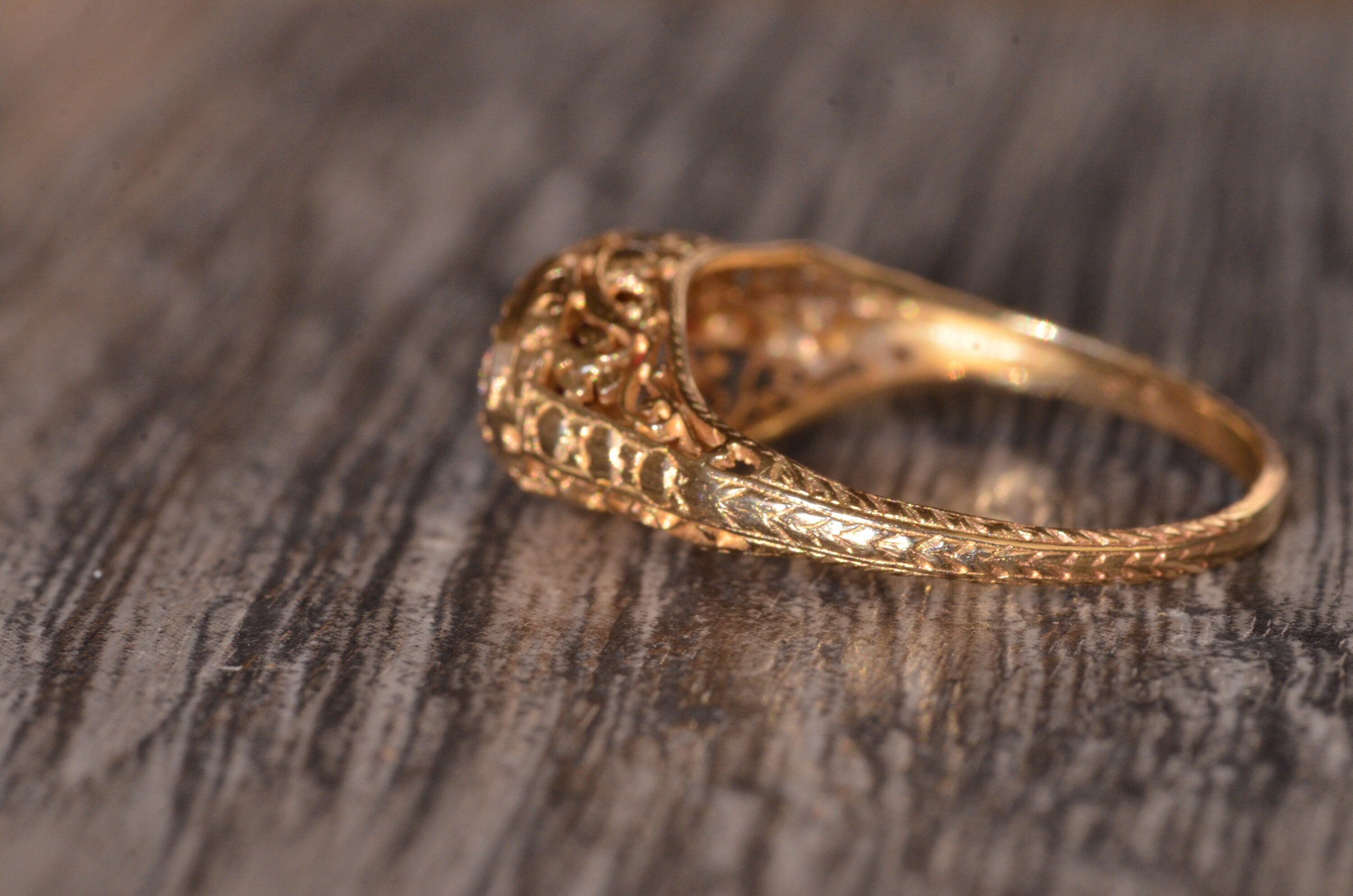 Anillo de filigrana de oro amarillo de 14 quilates con granate | Etsy