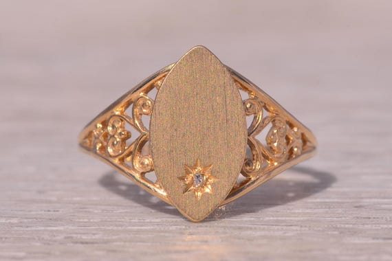 Diamond Filigree Signet Ring in Yellow Gold - Gem