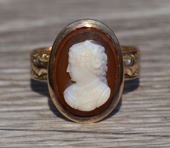 Georgian Era Ring Featuring Cameo of a Lady - Gem