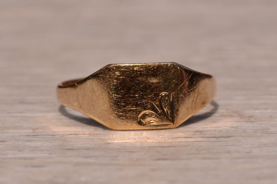 Irish Made Yellow Gold Signet Ring - Etsy