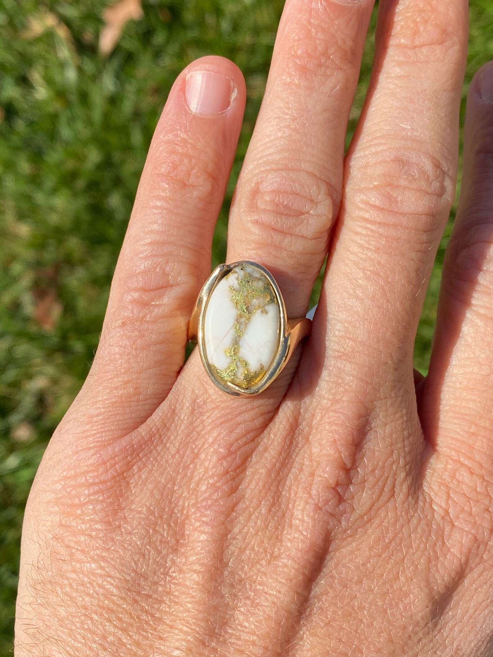 Natural Gold Quartz Ring Featuring Gold Vein - Etsy