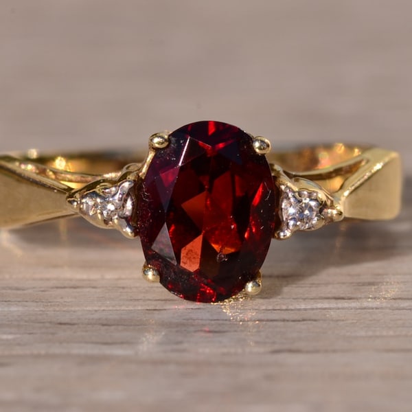 Garnet and Gold Ring - Etsy