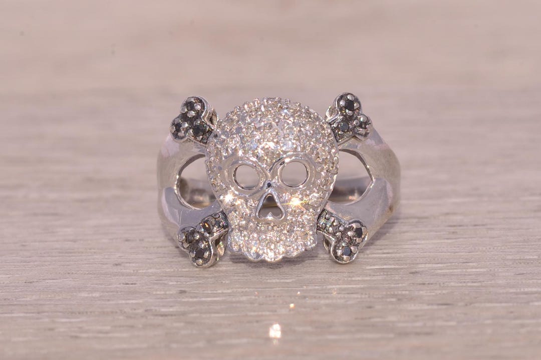 Diamond and Black Diamond Skull and Bones Ring in White Gold - Etsy