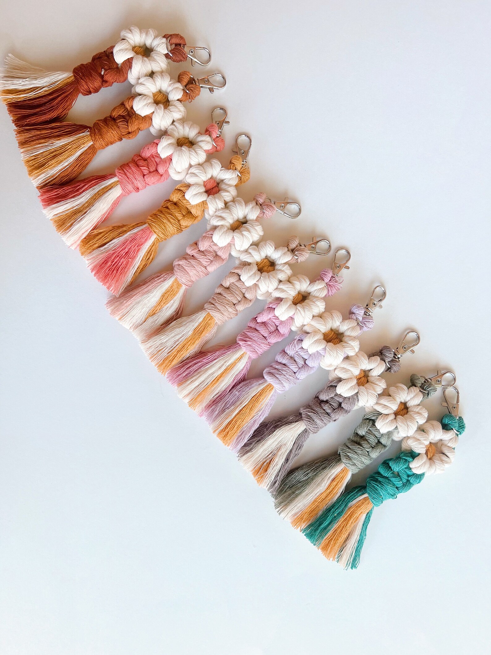 Daisy Macrame Keychain Cute Tassel Clip Flower Boho Keychain Macrame ...