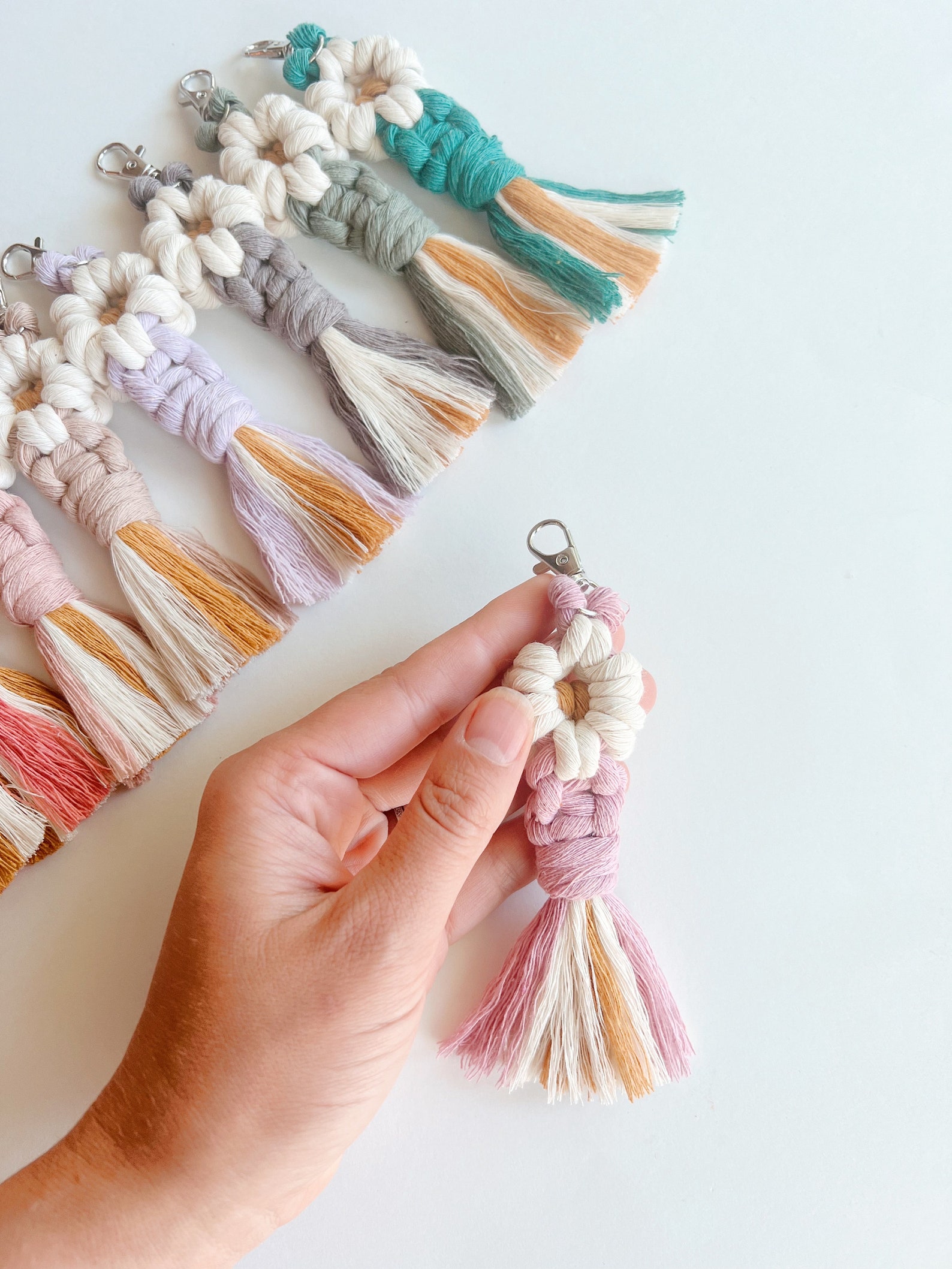 Daisy Macrame Keychain Cute Tassel Clip Flower Boho Keychain Macrame ...
