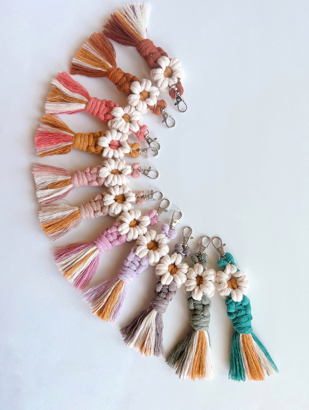 Daisy Macrame Keychain- Cute Tassel Clip - Flower Boho Keychain ...