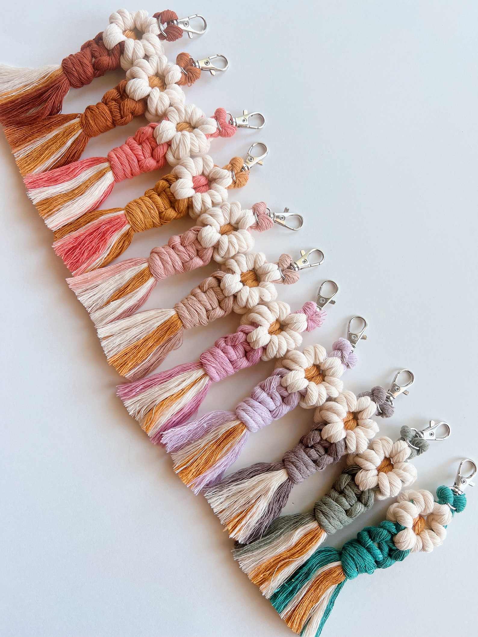 Daisy Macrame Keychain Cute Tassel Clip Flower Boho Keychain Macrame ...