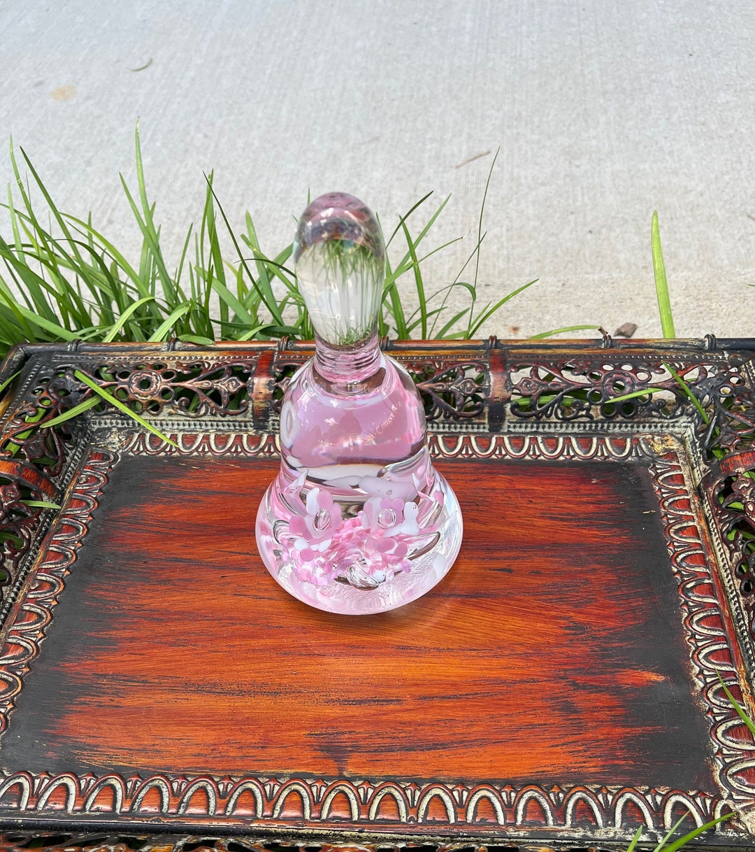 Buddy Butler Bell-shaped Art Glass Paperweight - Pink White Flowers ...