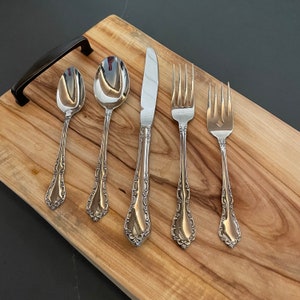 Oneida Distinction Deluxe Mansion Hall Stainless Flatware Replacements ...