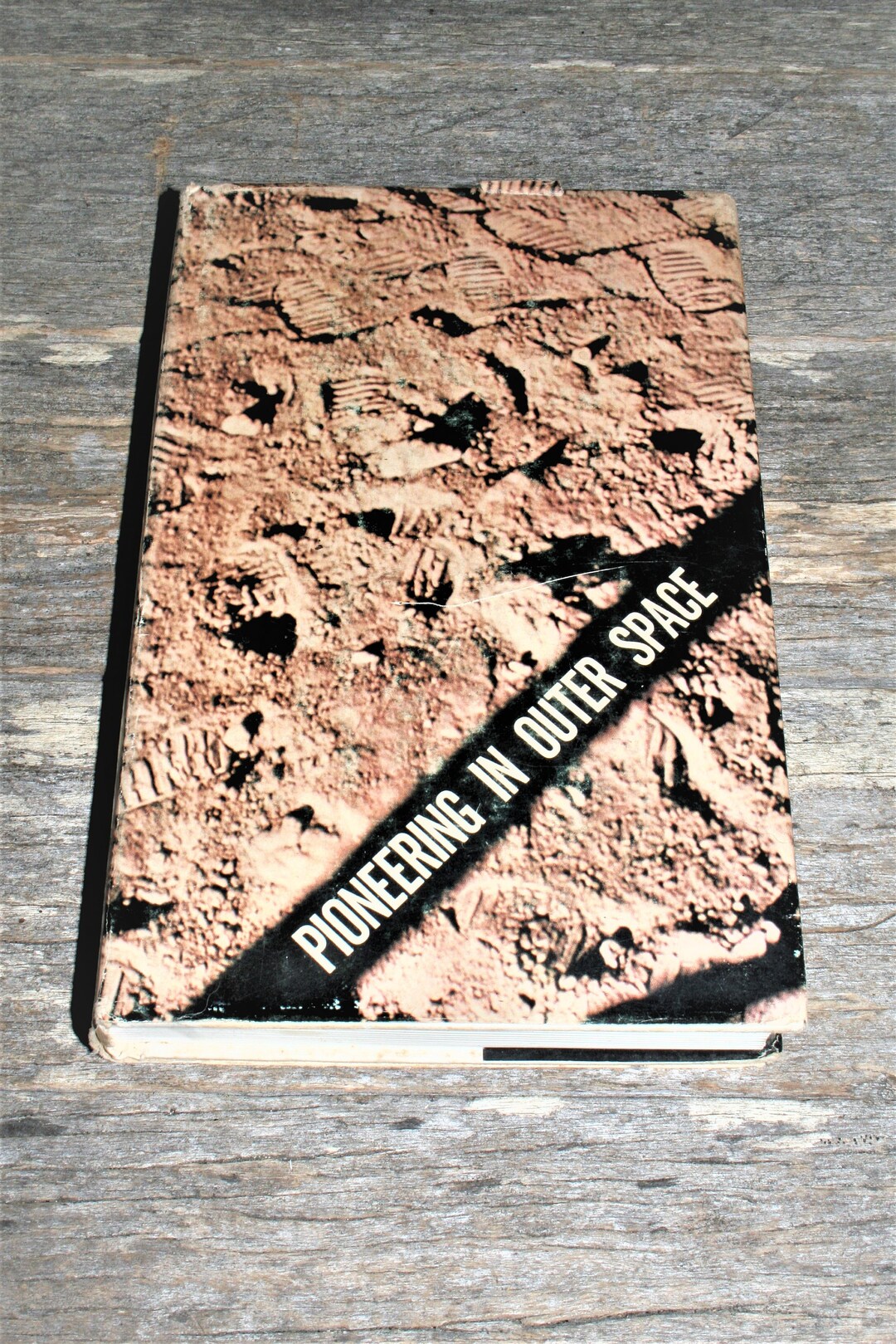 Pioneering in Outer Space - Lectures in Selected Topics in Modern ...