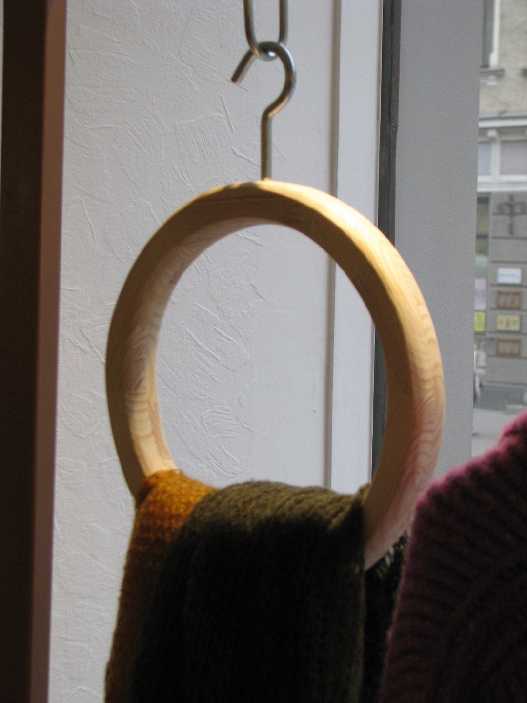 Round Hanger / Wooden Tie Hanger / Shawl, Handkerchef Hanger / Solid ...