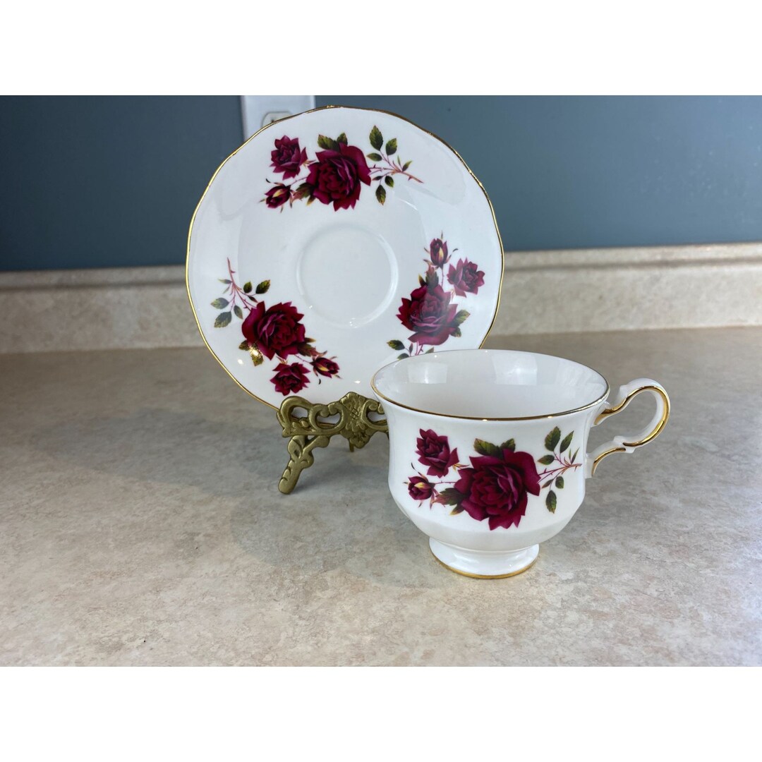 Queen Anne No.8626 Blood Red Roses Tea Cup and Saucer Set - Etsy