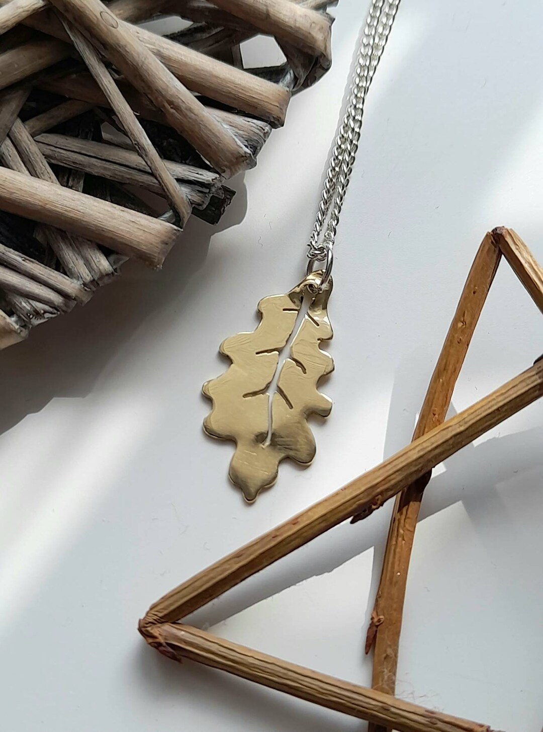 Collier pendentif en feuille de chêne en laiton fait à la main ...