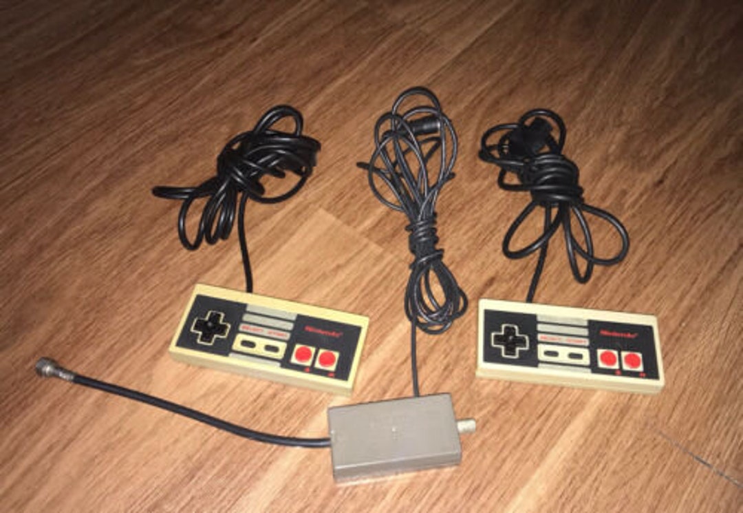 Nintendo NES Controller Original Authentic Oem NES-004 Lot of 2 Tested ...