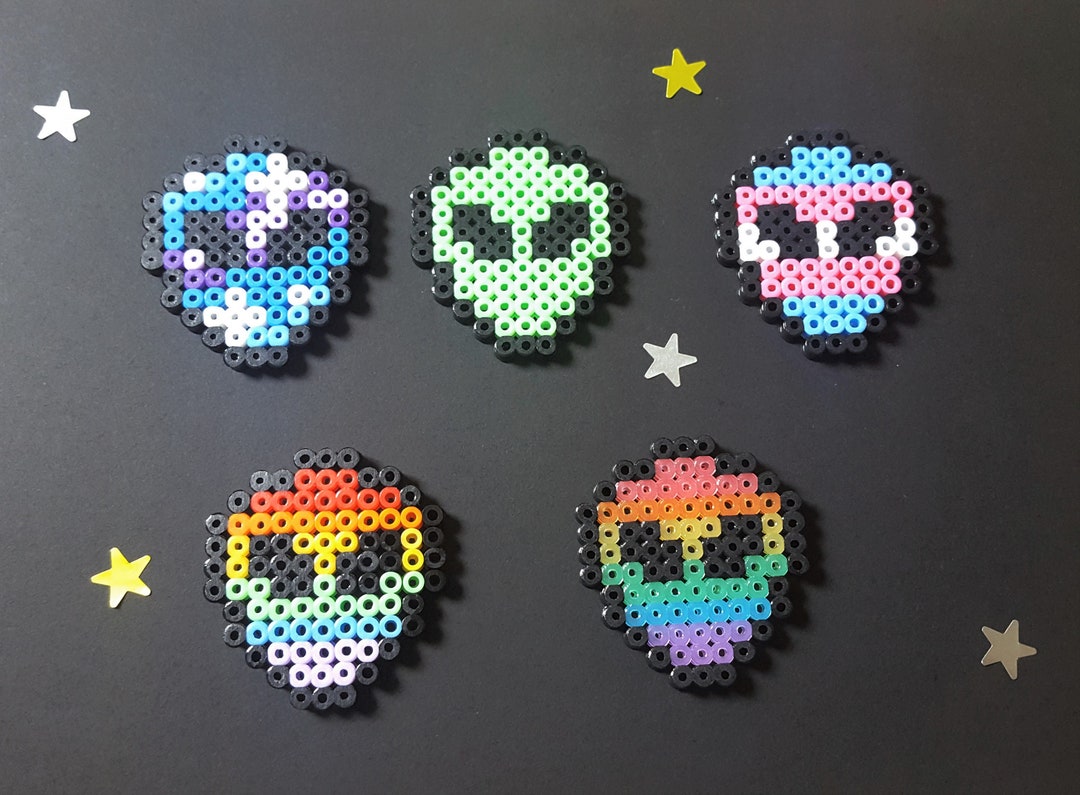 Alien UFO Pixel Art Keychain Magnet Badge Phone Charm Space Galaxy ...