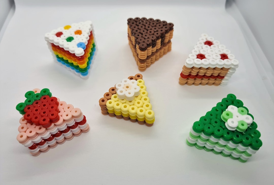 3D Cake Pixel Art 8bit Magnet Keychain Badge Phone Charm Rainbow ...
